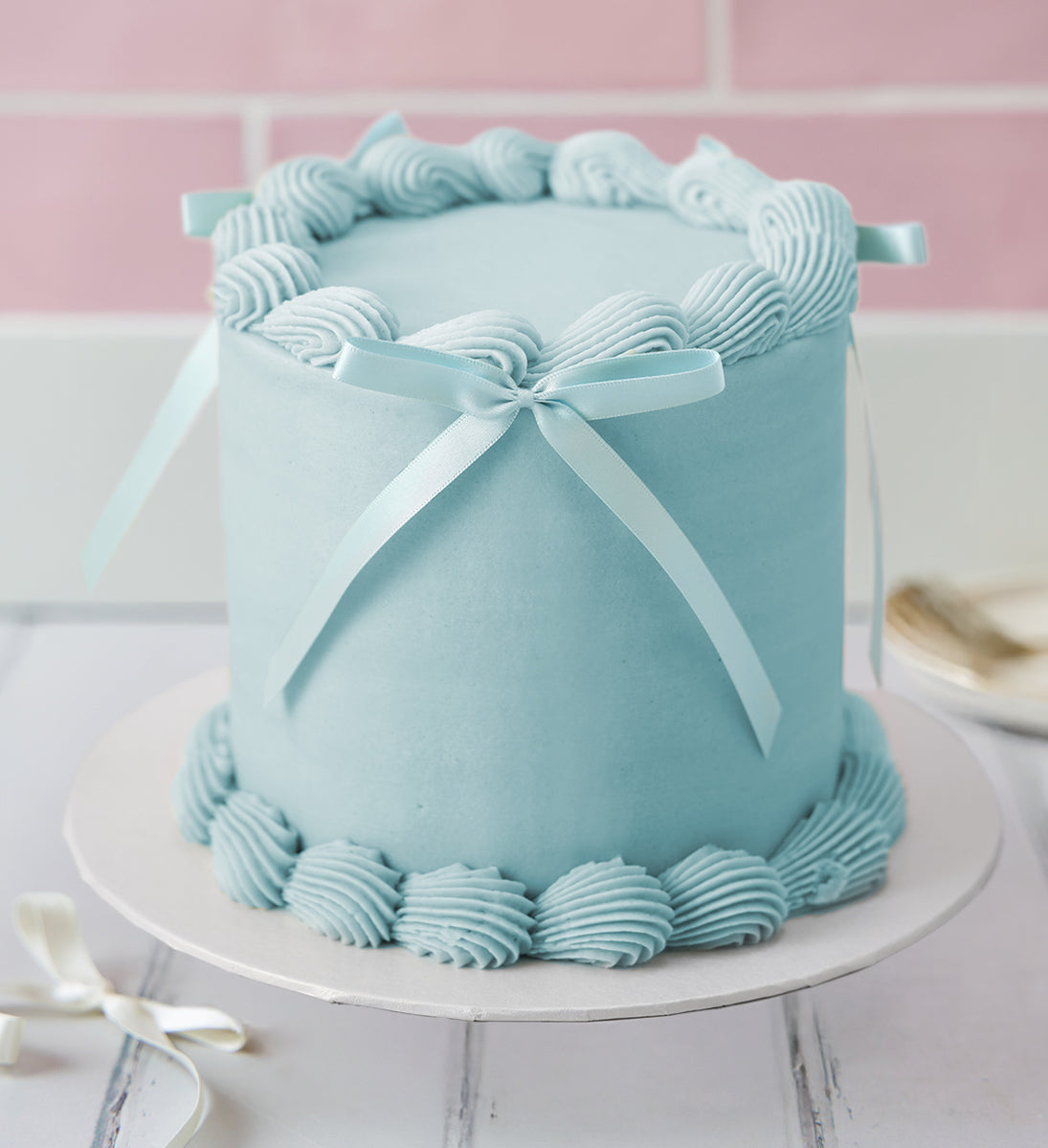 Blue Ribbons and Ruffles Cake – Lola's