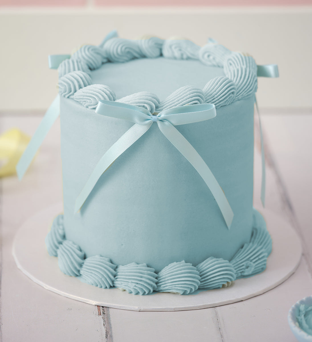 Blue Ribbons and Ruffles Cake – Lola's