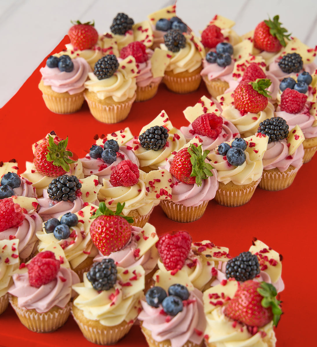 Victoria Sponge Cupcake Number Cake – Lola's